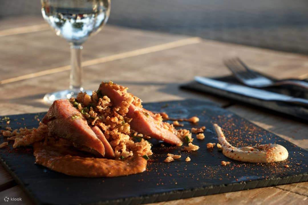 Seville Past View Tour and Alcazar Guided Tour with Tapas Lunch - Klook