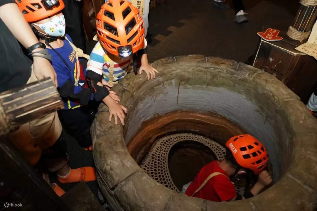 Caving Workshop (Happy Coast Store) - Klook