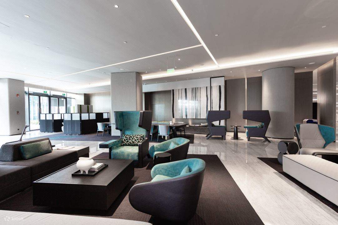 Shenzhen Exhibition Crowne Plaza Hotel + Mangzi live seafood durian ...