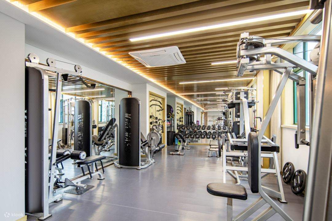 Shanghai Jinrong International Hotel Accommodation Package - Klook ...