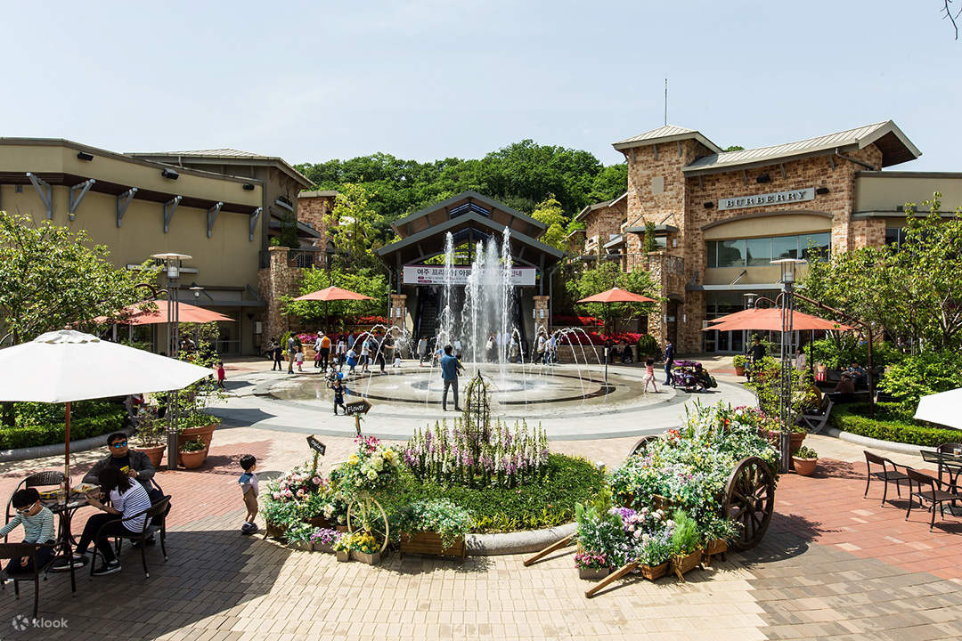Shuttle Bus Transfers between Seoul and Yeoju Premium Outlets - Klook ...