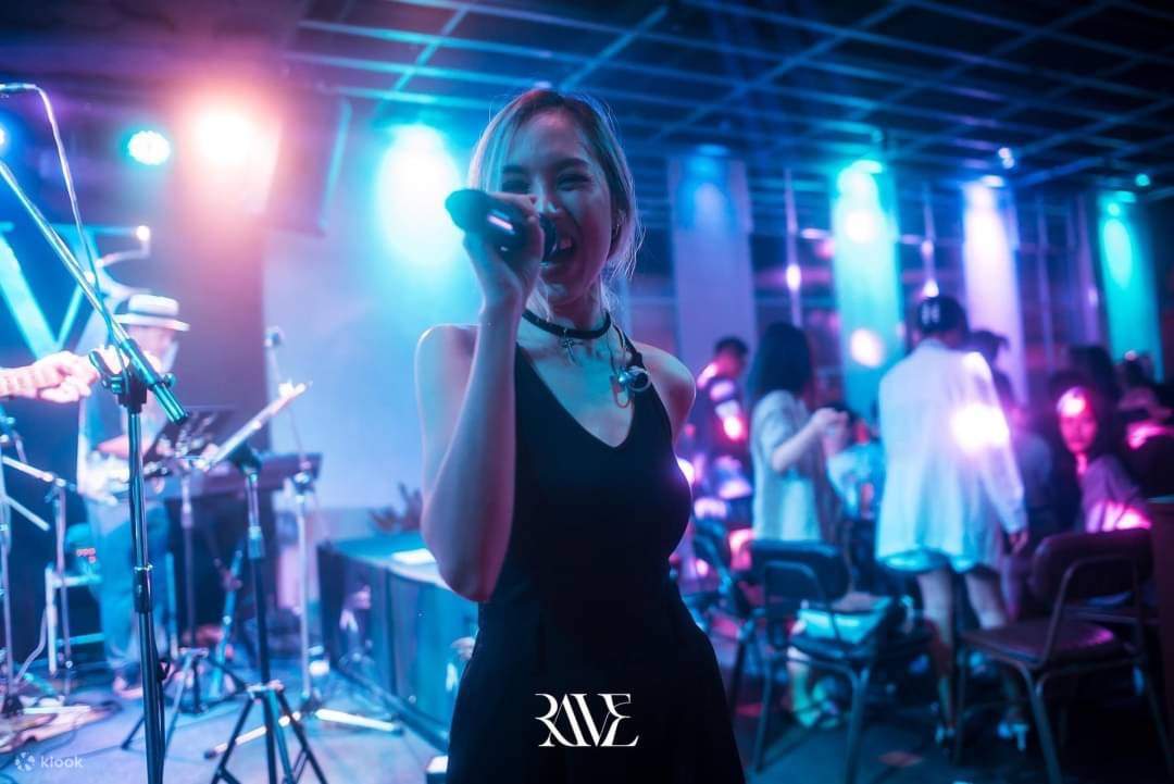 RAVE Pattaya Pub & Bar - Klook