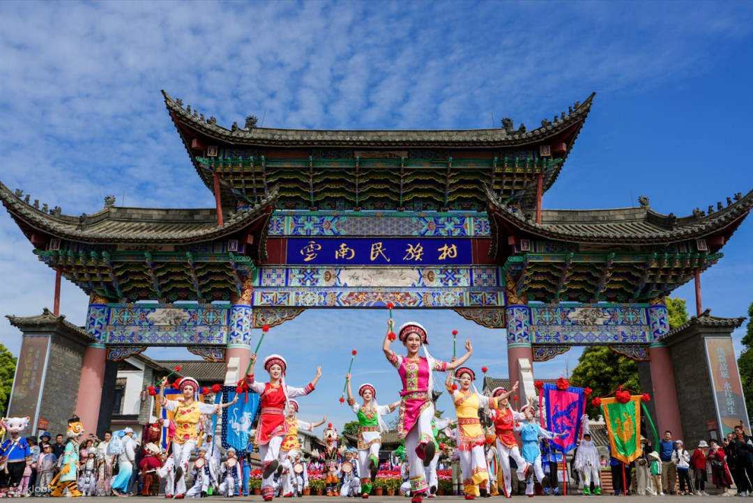 Kunming Western Hills Scenic Area + Dragon Gate + Yunnan Nationalities ...
