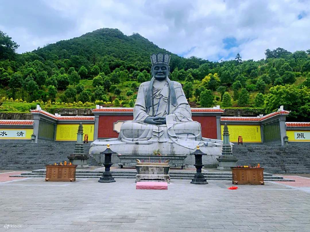 Private Day Tour of Anxi Qingshuiyan and Bama Tea Garden from Xiamen ...