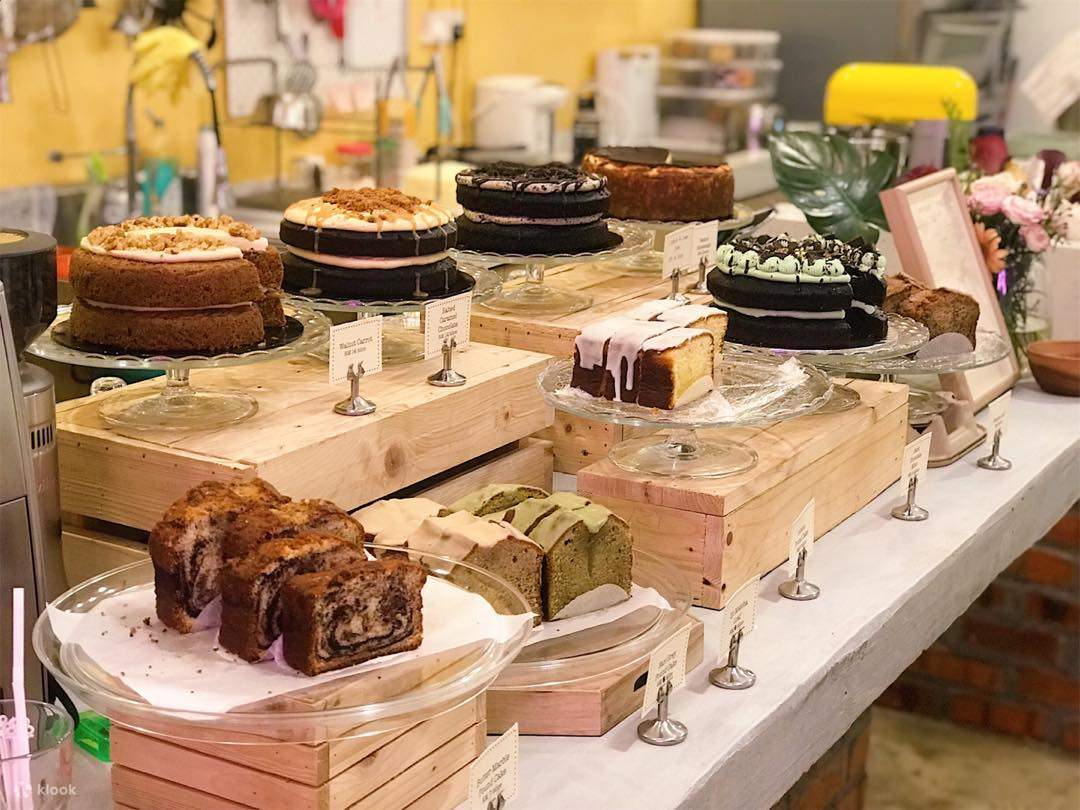Yellow Whisk Cake Cafe, Bandar Utama - Klook