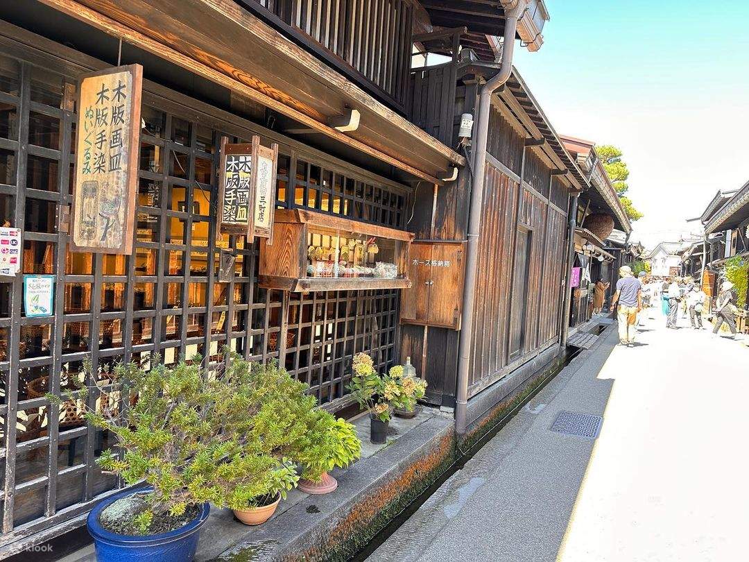 2025 Shirakawa-go Light-up & Takayama Historic Street Day Tour｜Depart ...