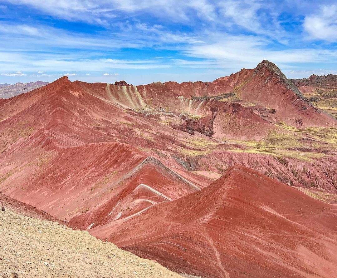 Discover the Magnificence of Rainbow Mountains - Montaña de 7 Colores ...