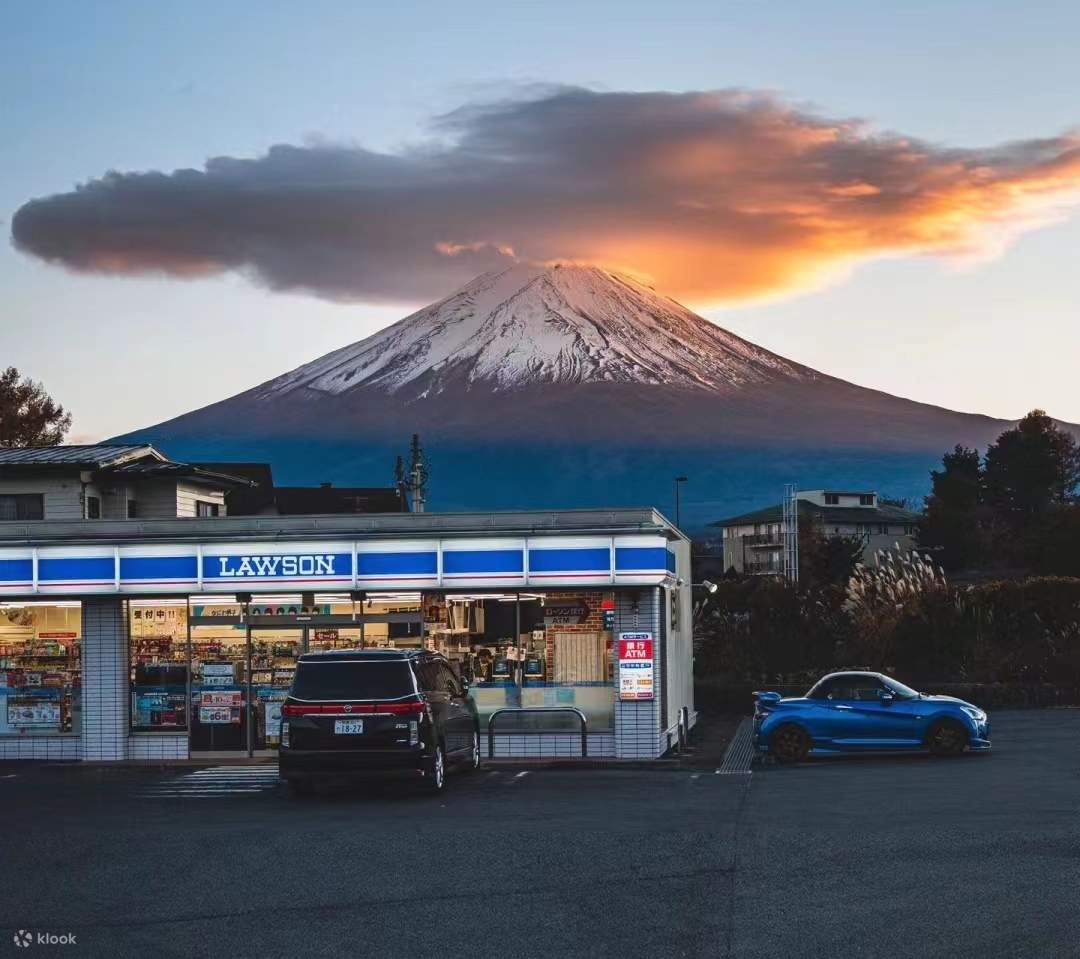 Sengen Park, Hikawa Watch Shop, Oshino Hakkai, and Lake Kawaguchi Day ...