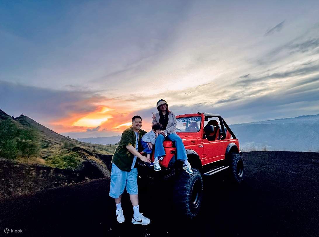 Mount Batur 4WD Jeep Sunset with Photographer and Custom Jeep Color - Klook