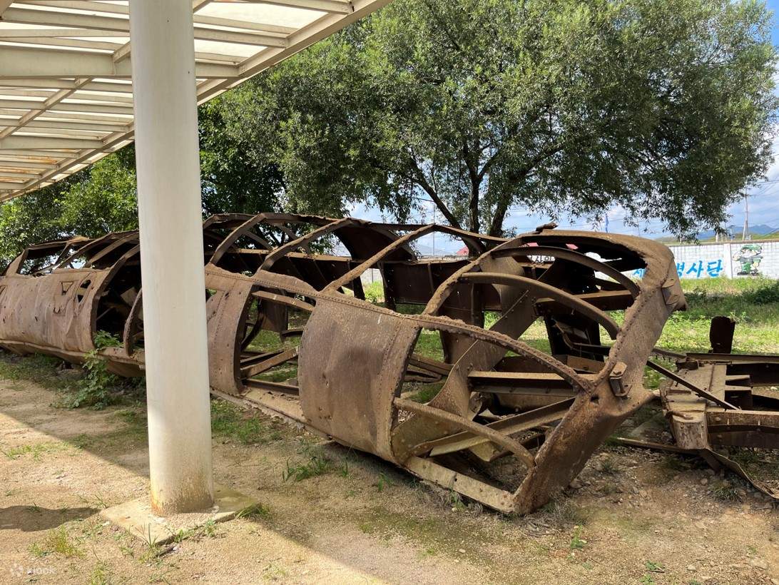 DMZ 2nd tunnel + Lake Suspension Bridge - Klook Singapore