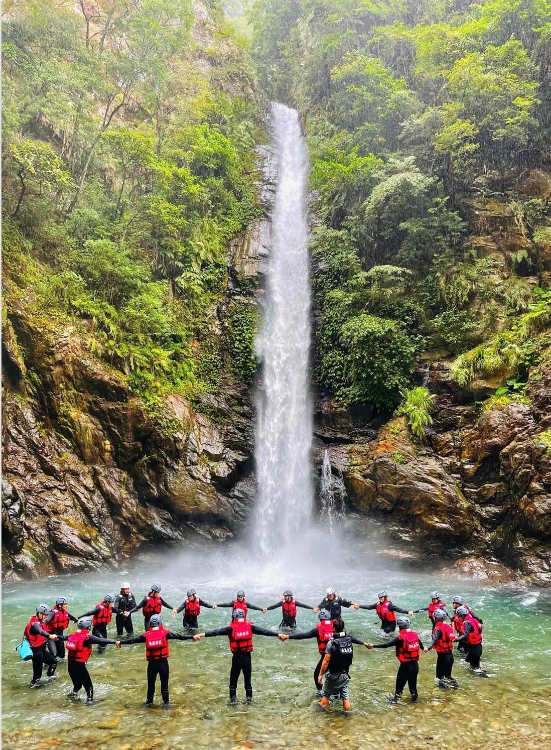 Yilan｜Jinyue-Wasserfall-Trekking - Klook, Vereinigte Staaten