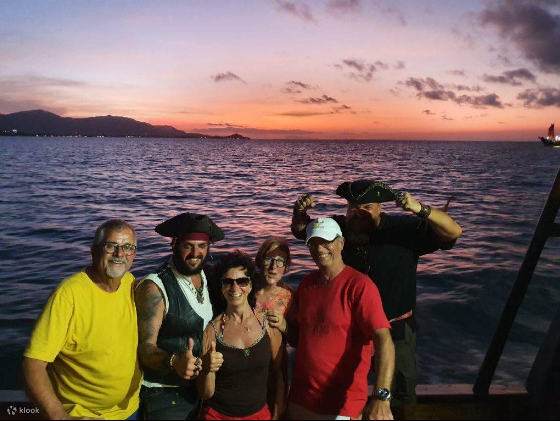 Koh Samui: Red Baron Romantic Sunset Dinner Cruise - Klook