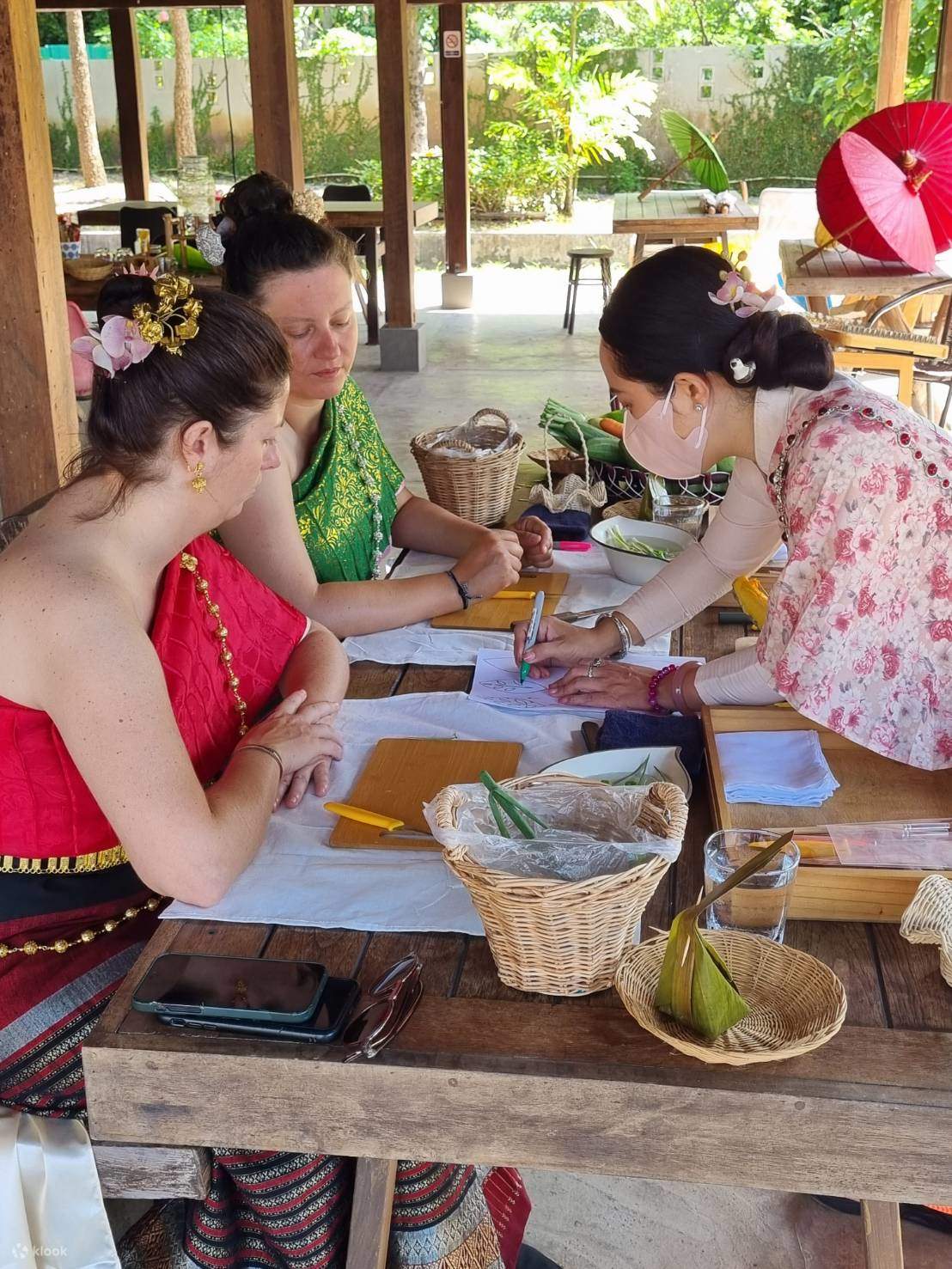 Join In Art Of Fruit And Vegetable Carving By Local Handcrafter in ...