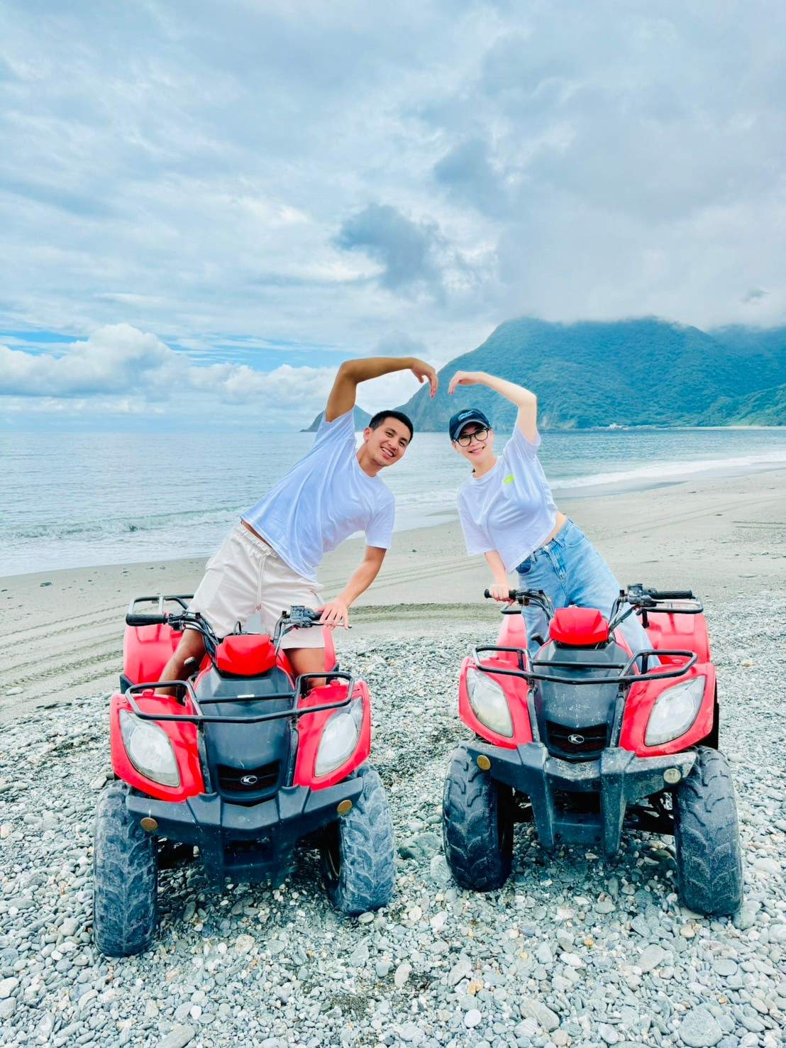 Yilan: Dong'ao Pink Bird Lin Zhege Beach Car-Erlebnis - Klook ...