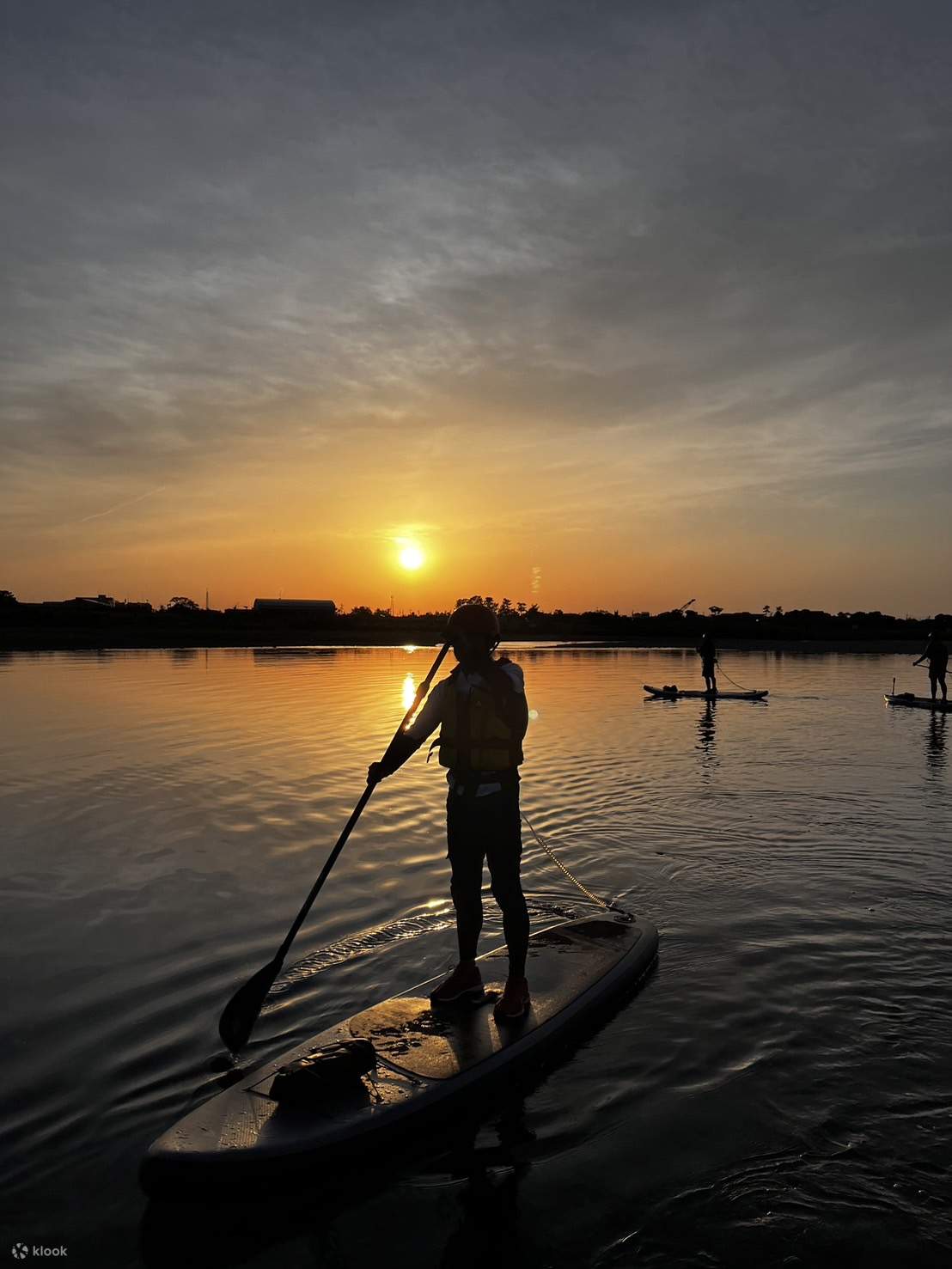 Hakusa Sunset SUP guide tour with native language interpreter - Klook