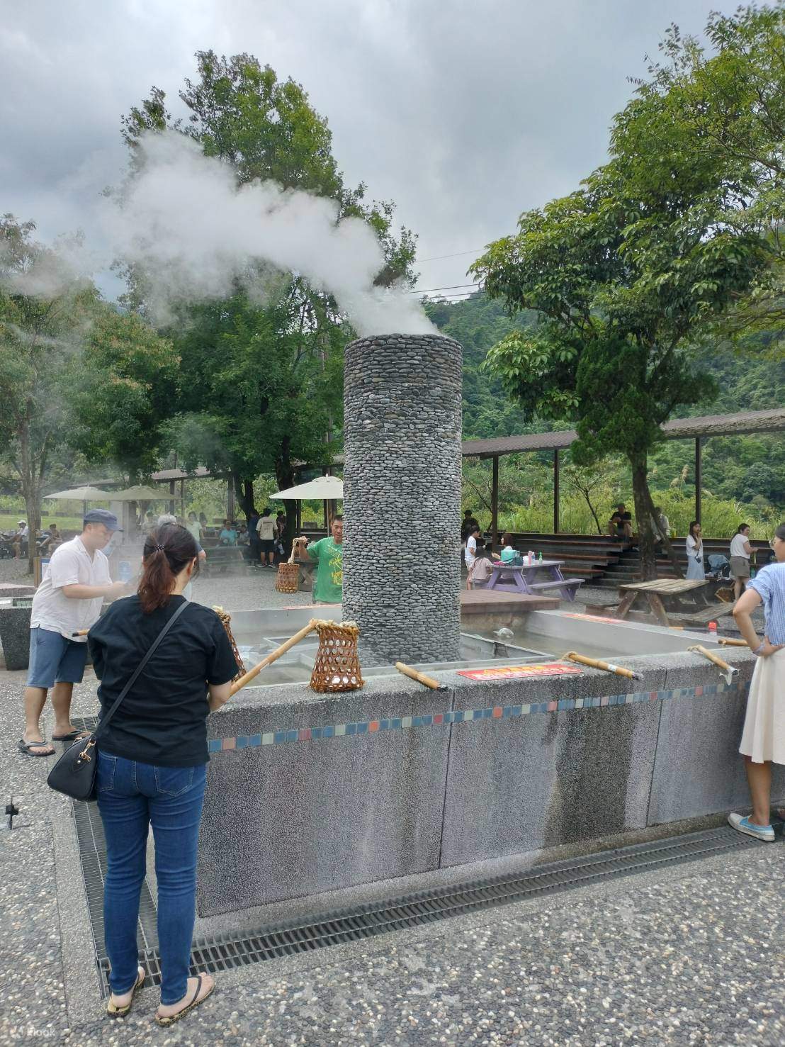 Yilan: Tur Satu Hari Carpool - Perkebunan Nenek Zhangmei & Taman Panas ...