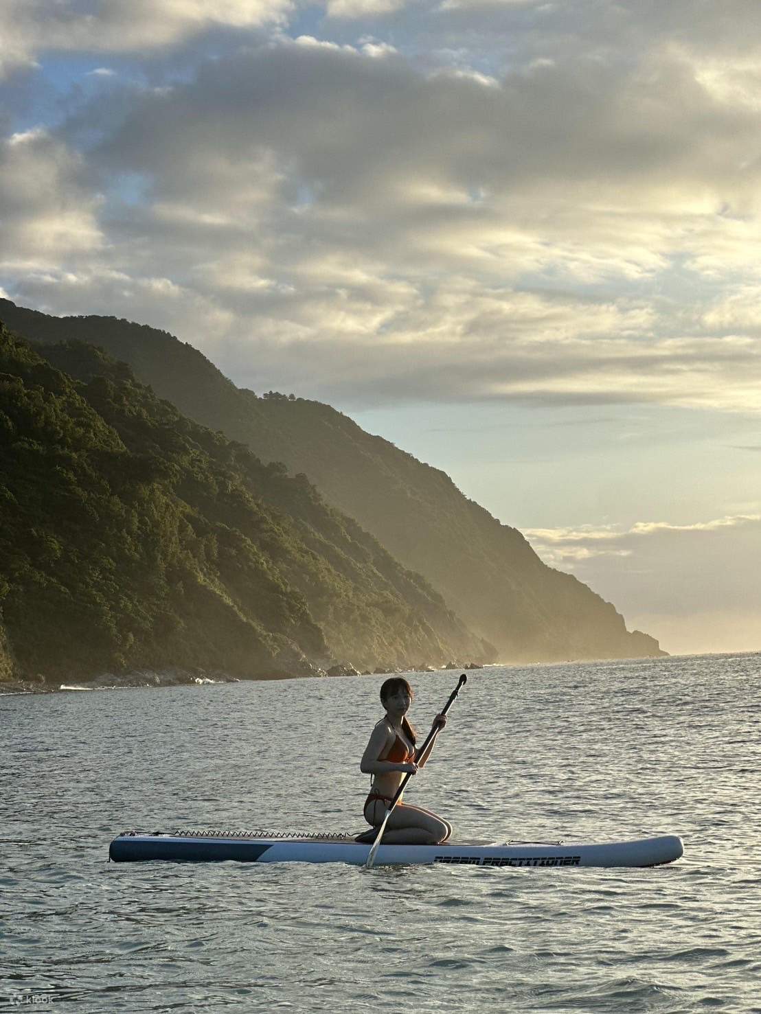 Yilan: Dongao Bay・Wuyanjiao Sea Cave - SUP Experience - Klook