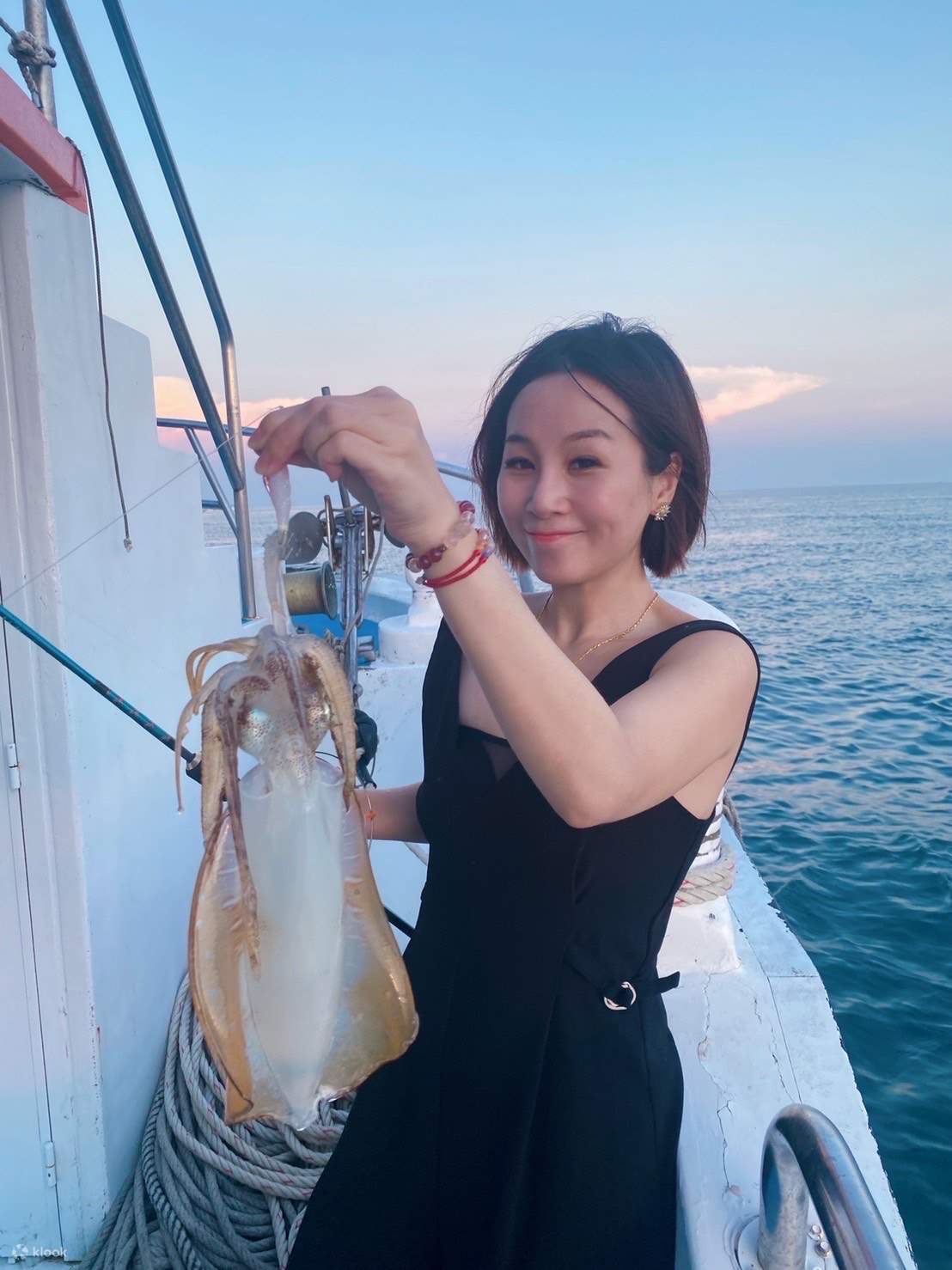 Penghu: Charter boat night fishing for squid and squid three ways to ...