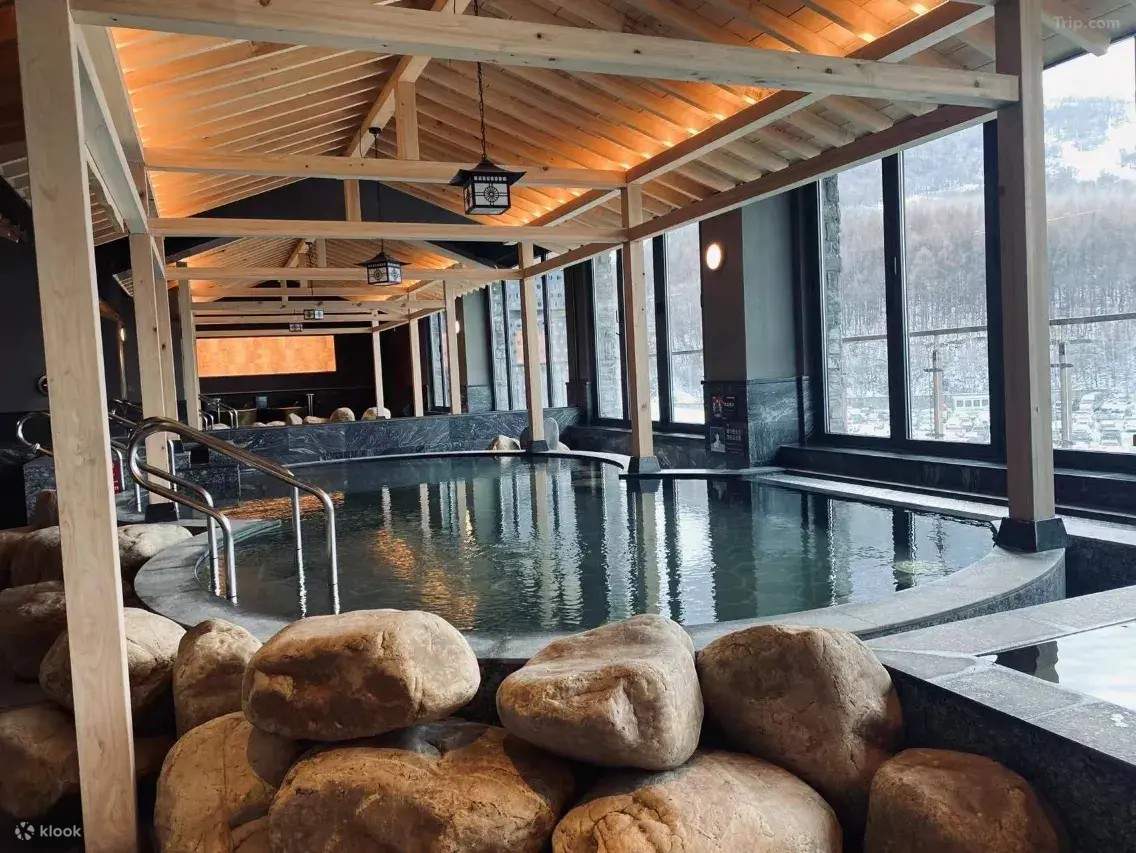 Beida Lake Hyakumangoku Hot Spring Hotel Accommodation Package - Klook ...