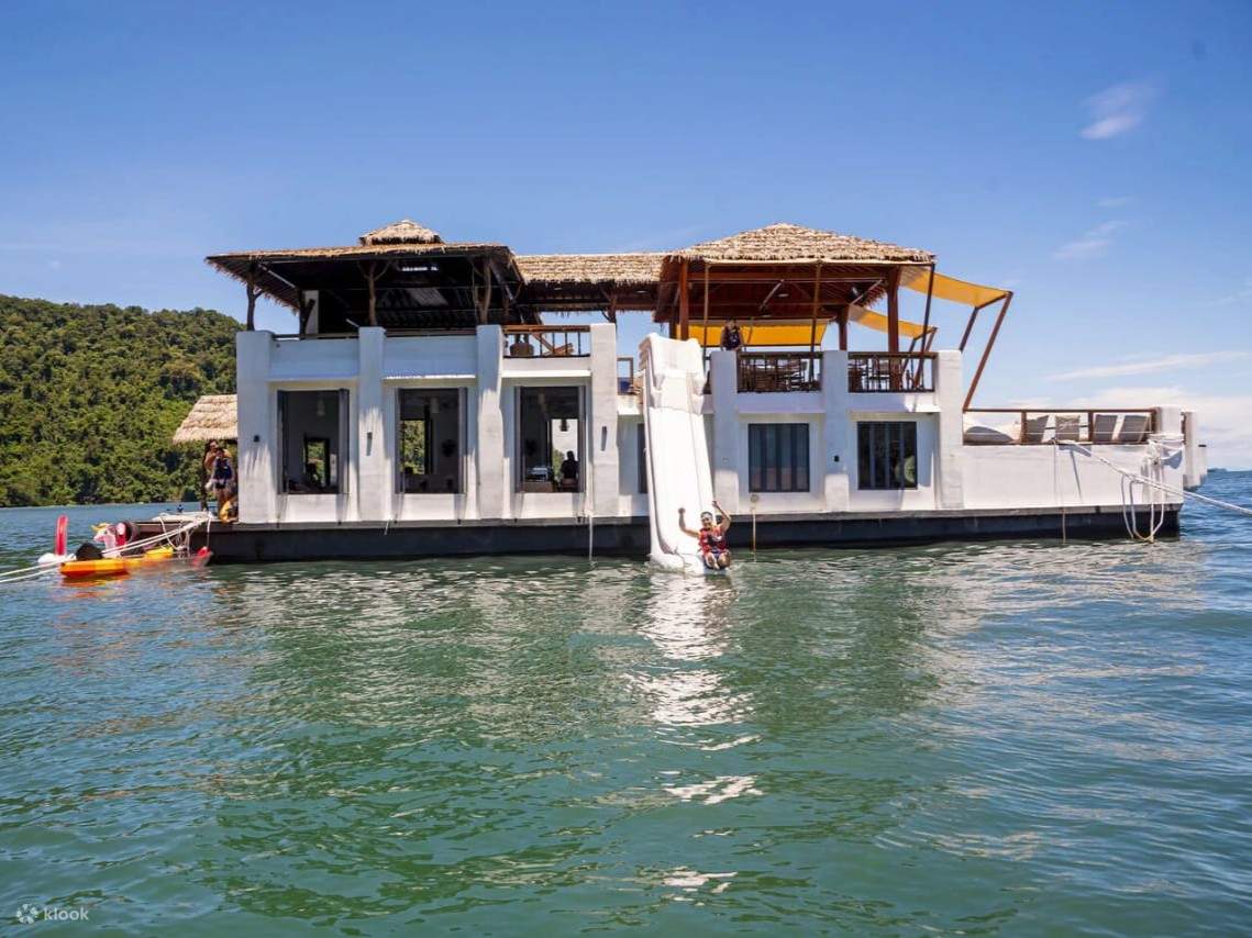 Floating Club House Island Hopping Day Tour at Gaya Island, Sabah ...