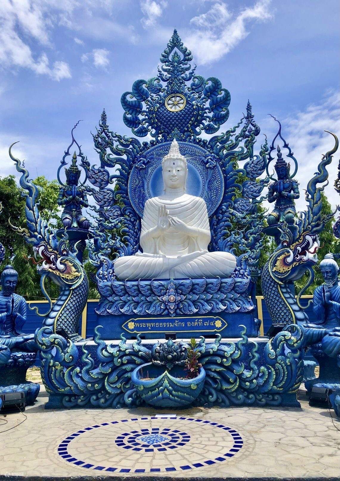 Chiangrai Blue White Red Temple + Lalita Café Buong Araw na Tour ...