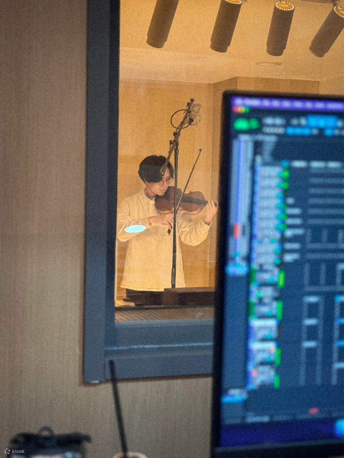 Wujudkan Impian Menjadi Penyanyi: Pengalaman Menjadi Penyanyi di Studio ...