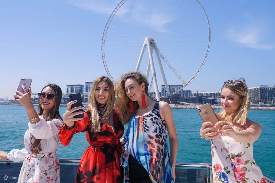 Dubai Marina Yatch Experience - Klook