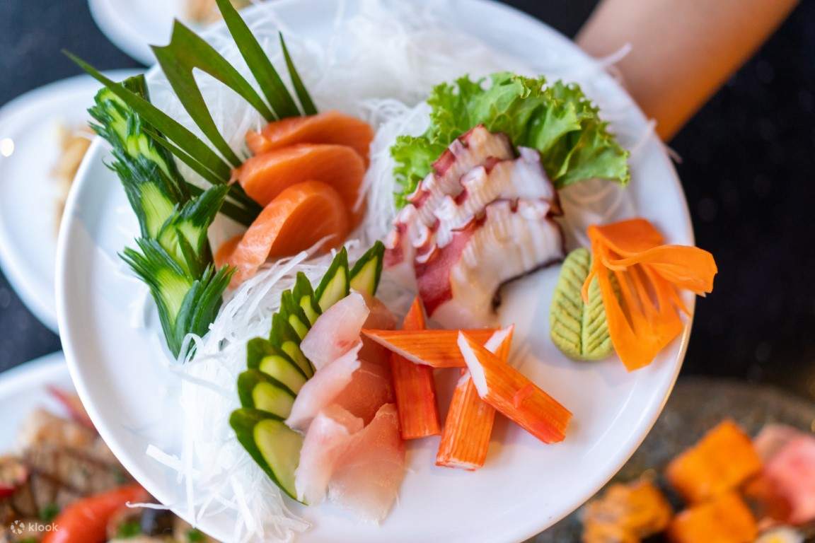 Dinner Buffet at Zeta Cafe Holiday Inn Bangkok Sukhumvit 22 - Klook ...