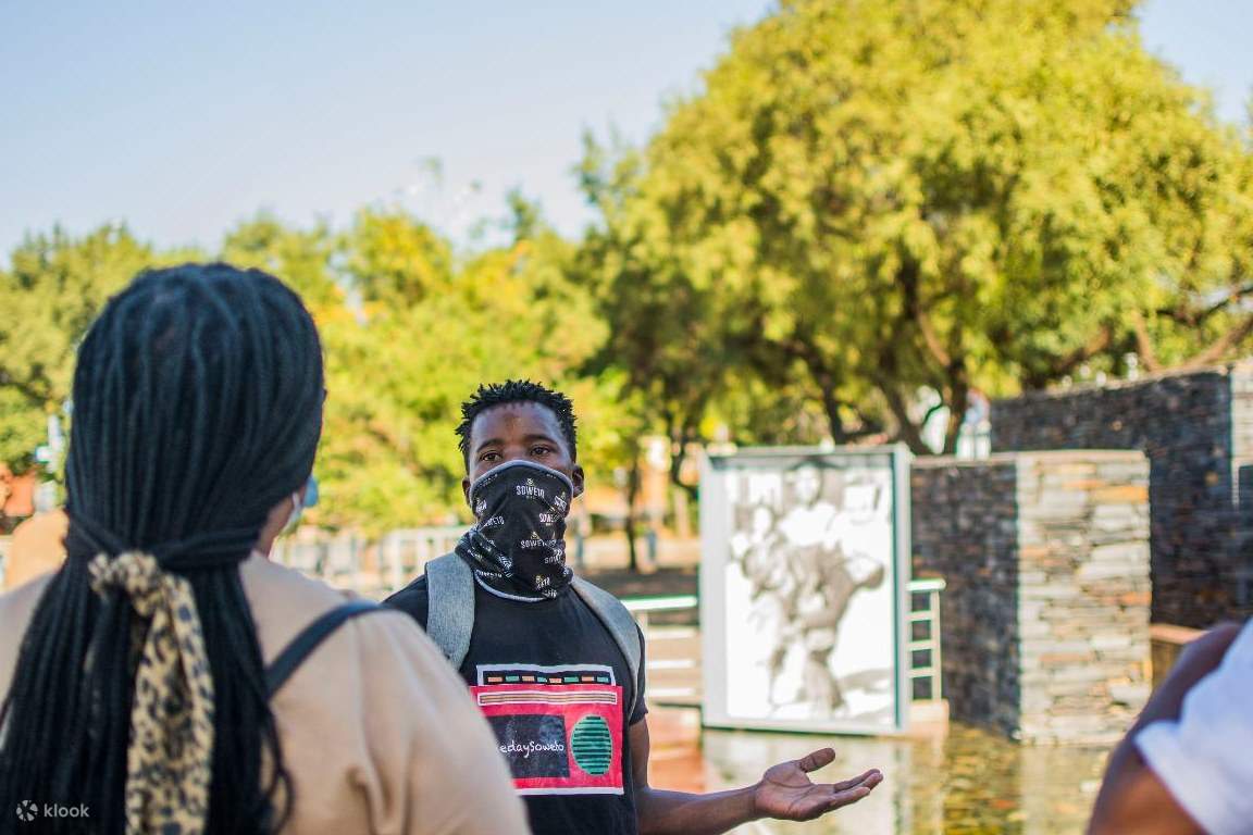 Soweto Walking Tour dengan Makan Siang di Johannesburg - Klook Indonesia