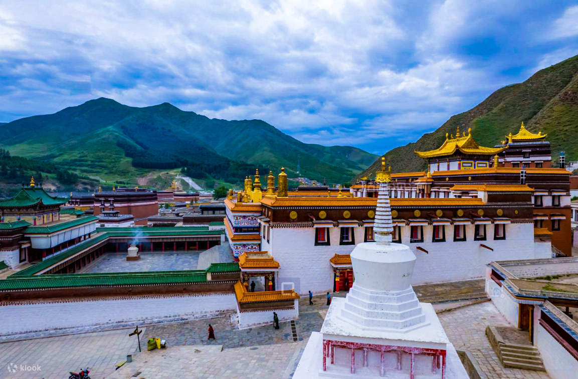 2-Day Lanzhou Tour: Speedboat Discovery of Bingling Temple + Stroll ...