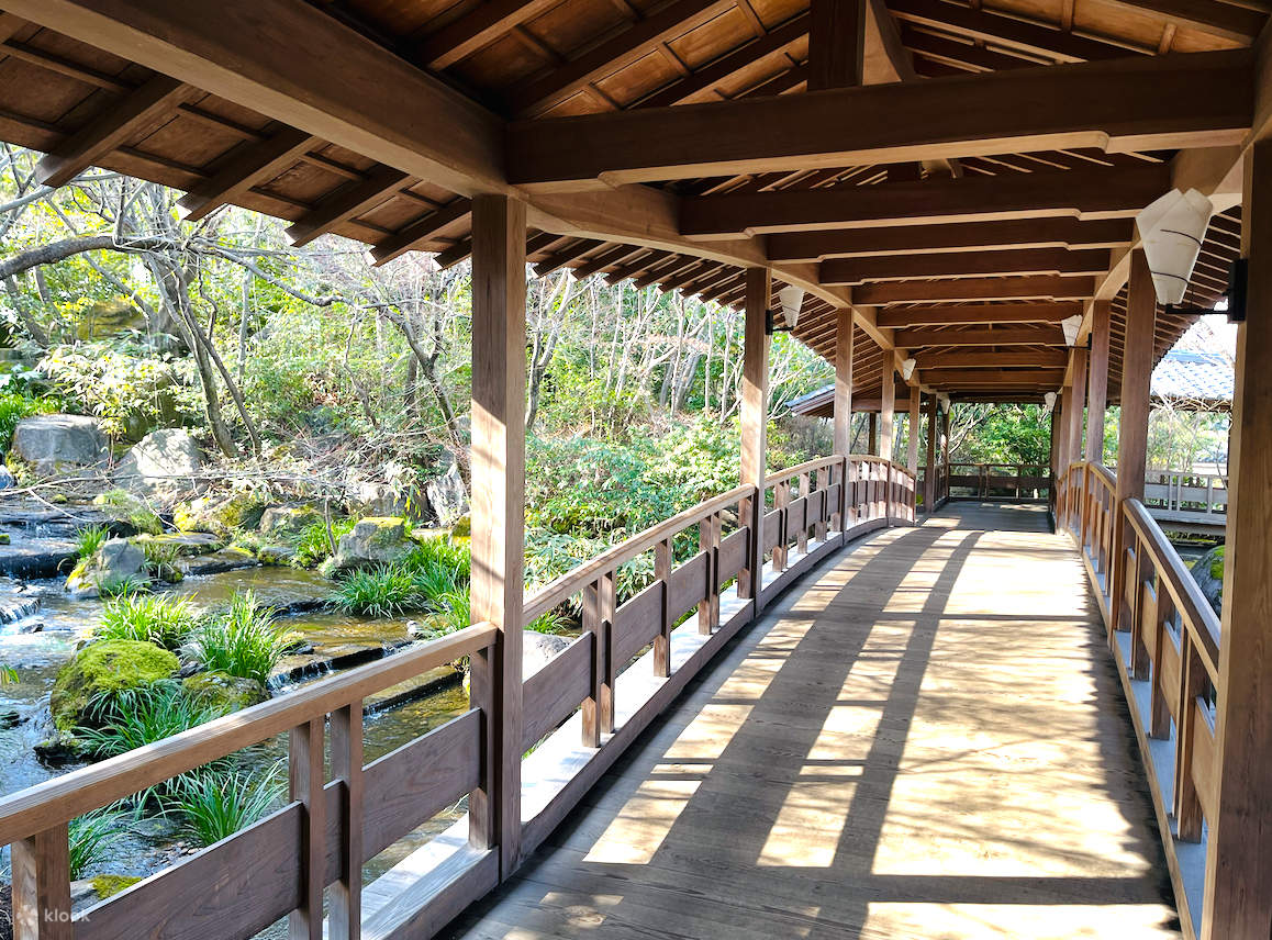 Walking Tour in Himeji: Castle, Garden and Aizome (Indigo Dyeing ...