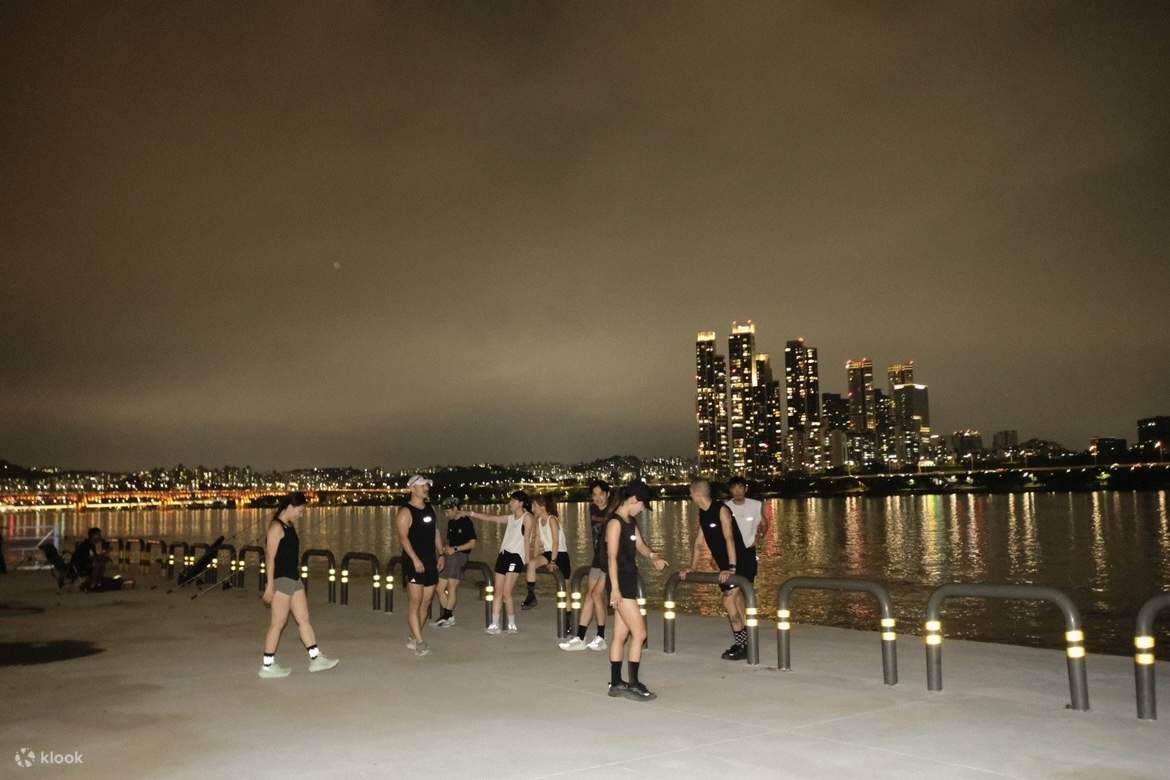 Seoul Gwanghwamun Loop Running Tour - Klook