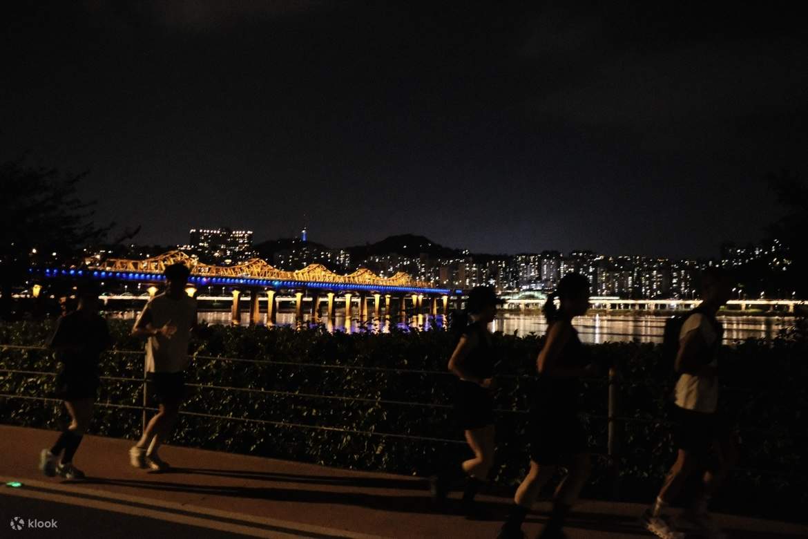 Seoul Gwanghwamun Loop Running Tour - Klook United States