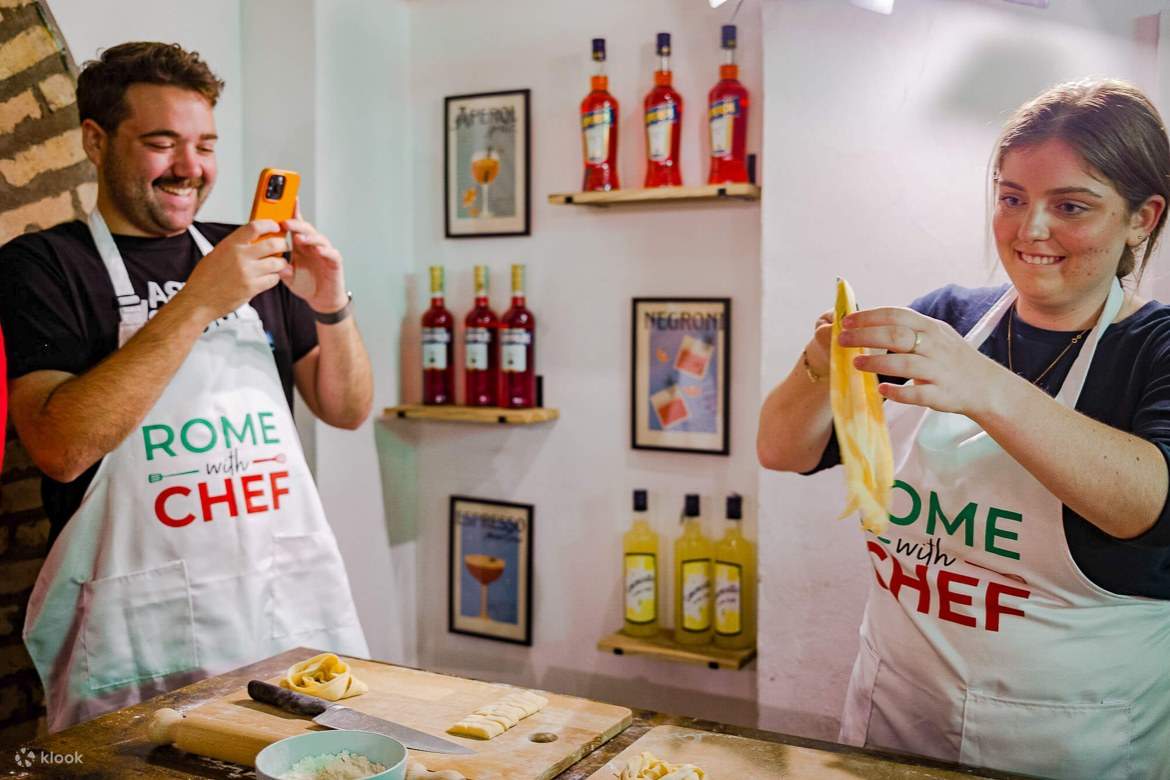 Spiritz and Spaghetti Cooking Class in Rome - Klook