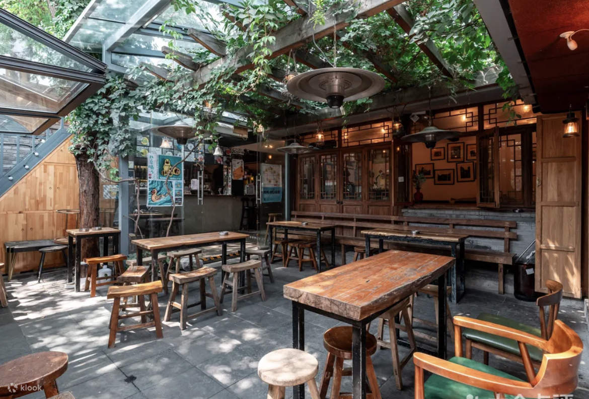 Tipsy Travel: Exploring Beijing's Hutongs for Food and Drinks at Night ...