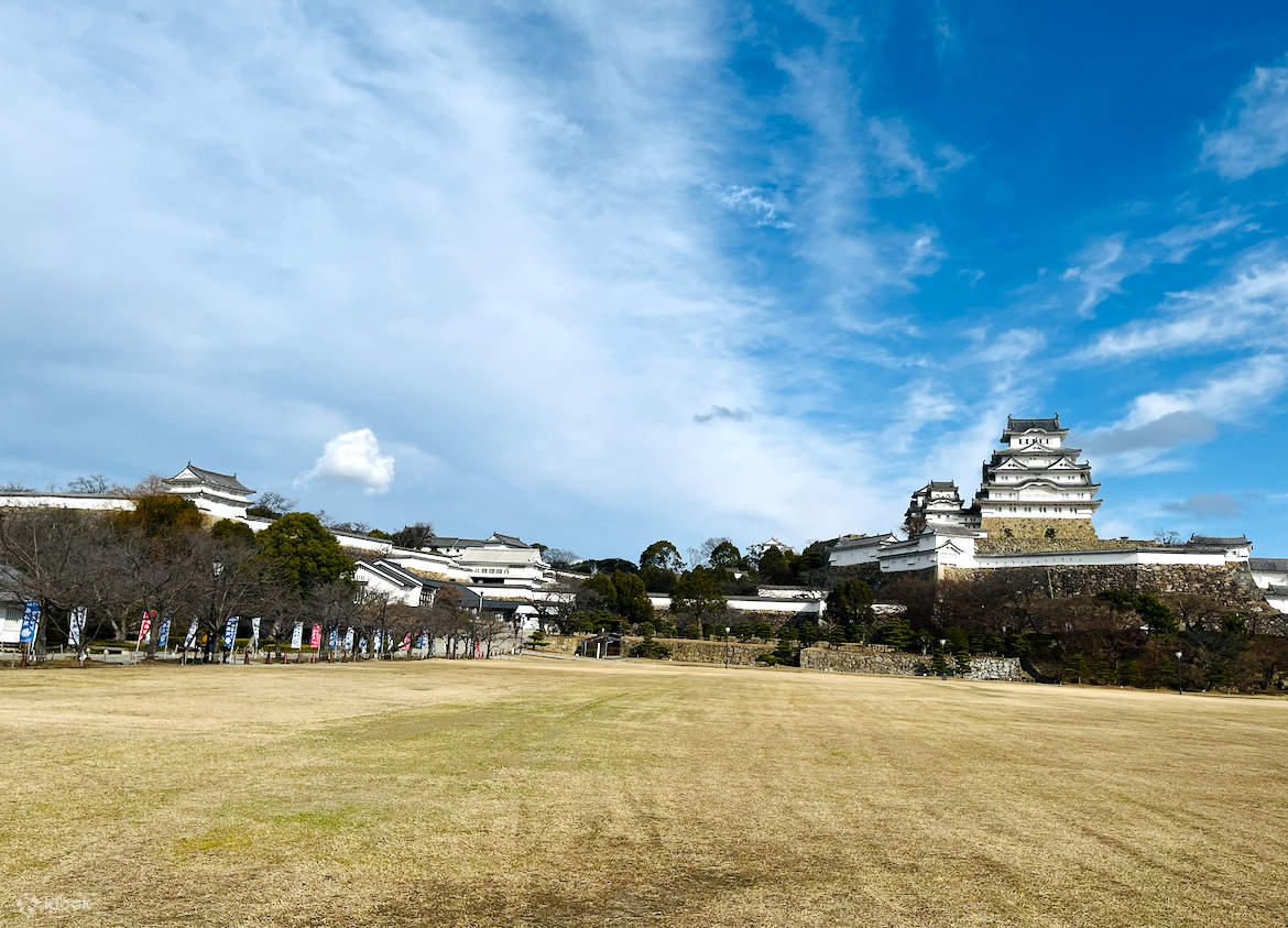 Walking Tour in Himeji: Castle, Garden and Aizome (Indigo Dyeing ...