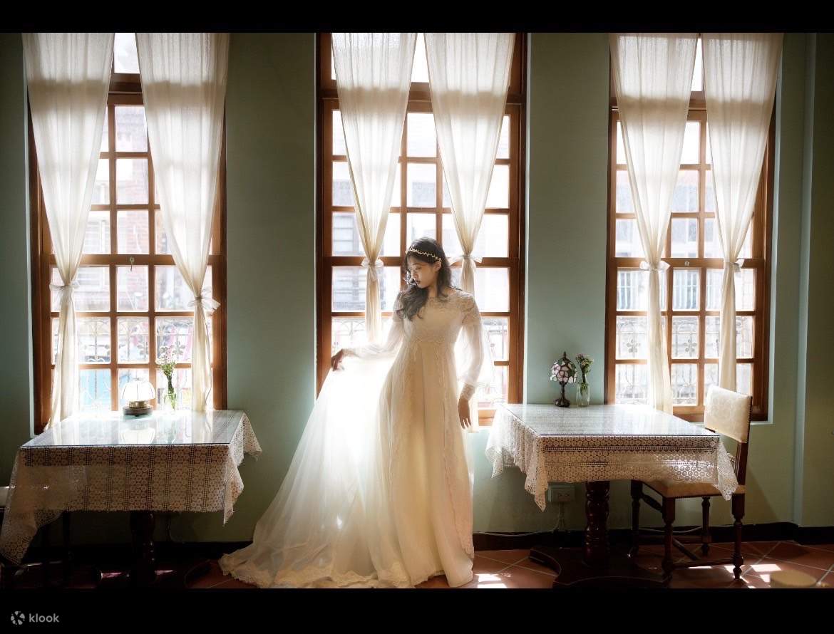 Taipei: Dadaocheng Fengbo Lotus Spring Flower Secret Land Costume ...