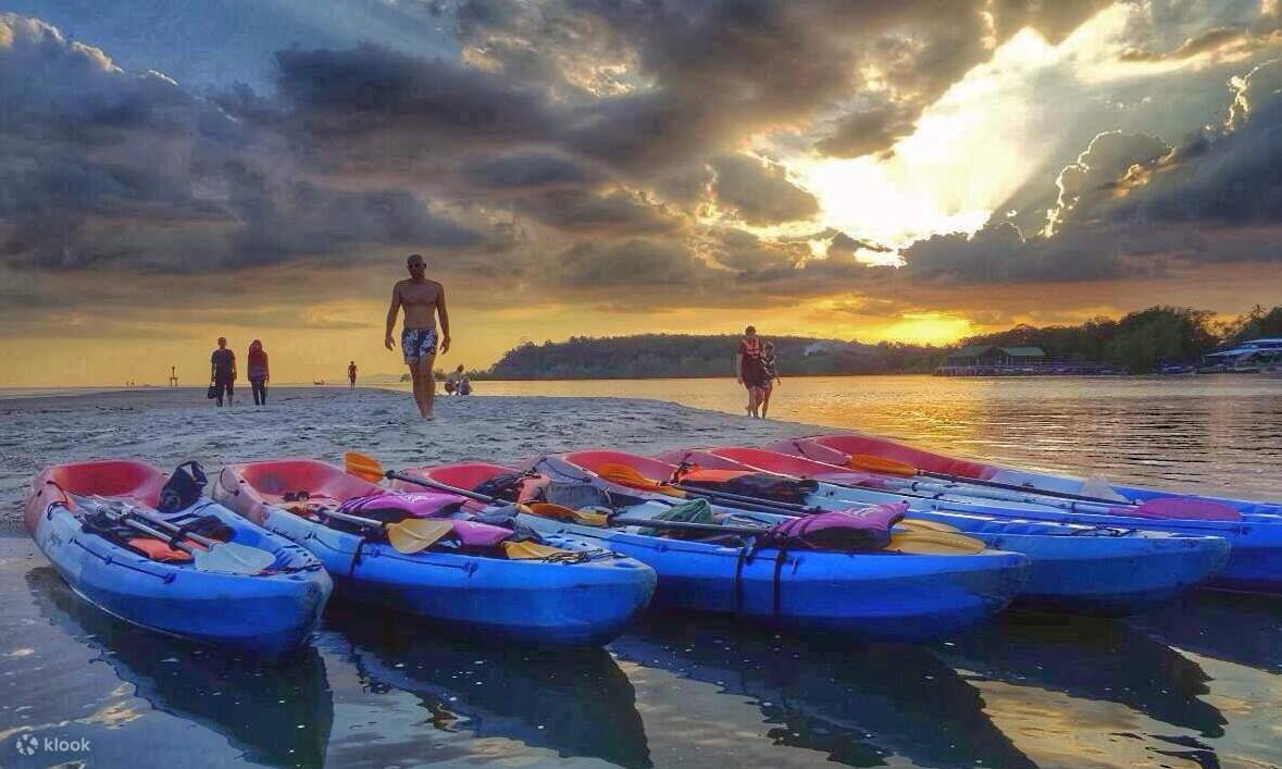 Pengalaman Bermain Kayak di Ao Thalane Krabi - Klook Indonesia