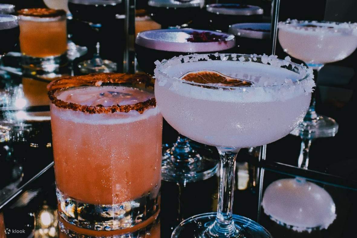 Mirror Bar Entry with Drink in Gold Coast - Klook Estados Unidos