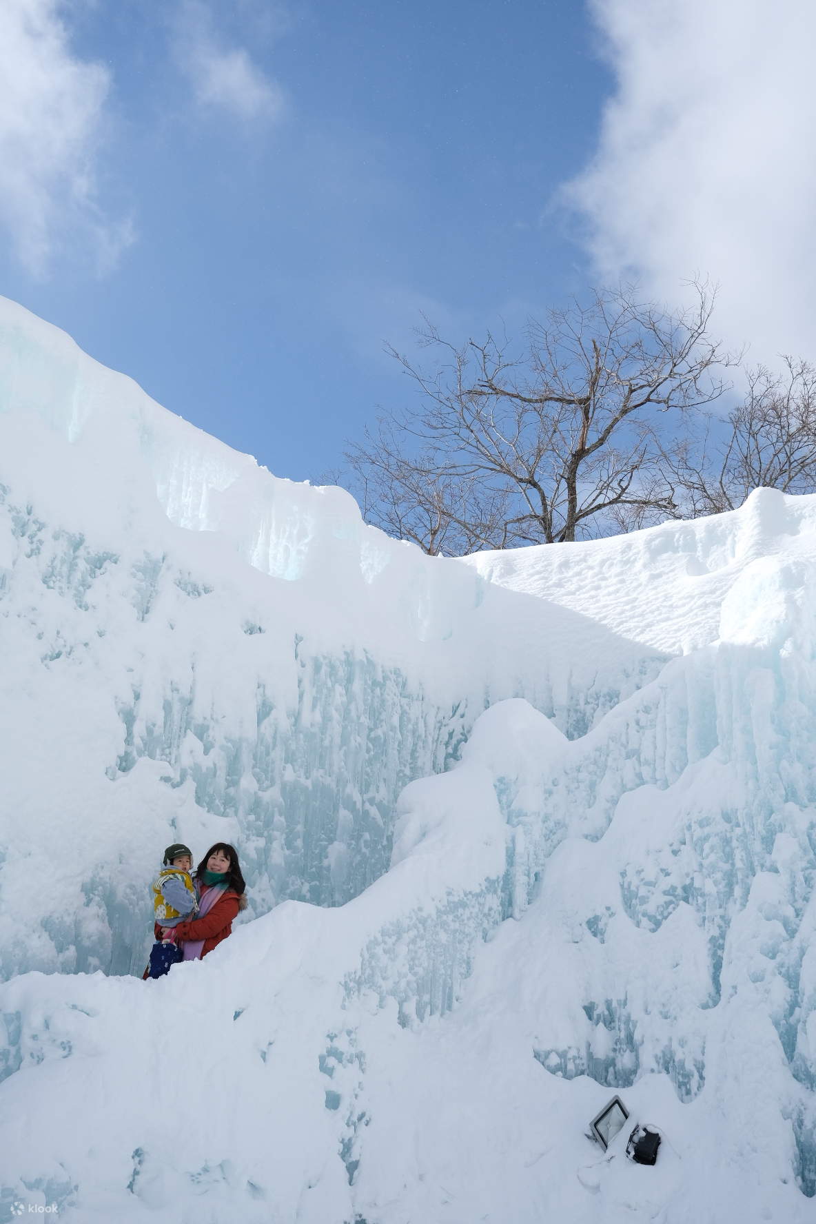 Lake Shikotsu Ice Wave Festival & Hoshino Tomamu Ice Village Day Trip ...