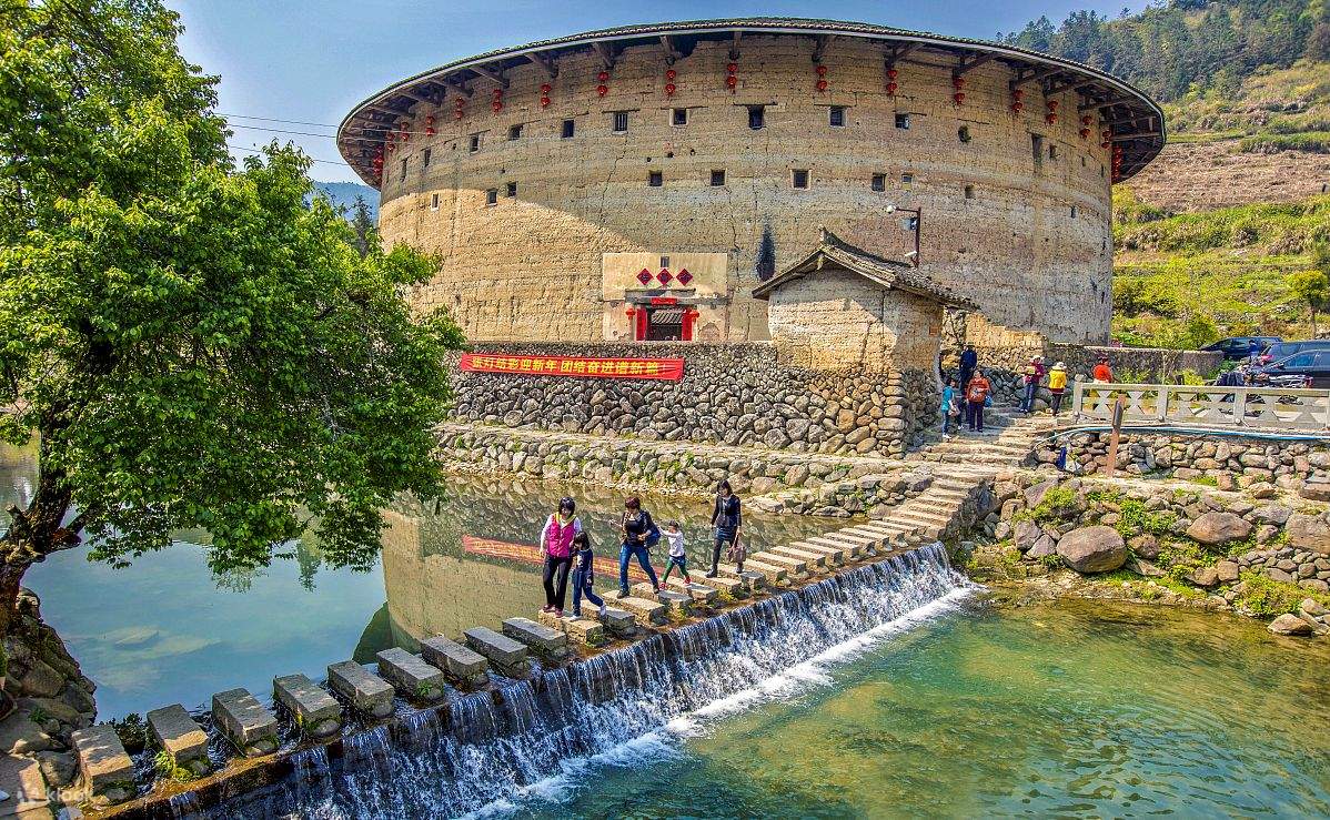 Private one-day tour from Xiamen to Nanjing Tulou Yunshuiyao and ...