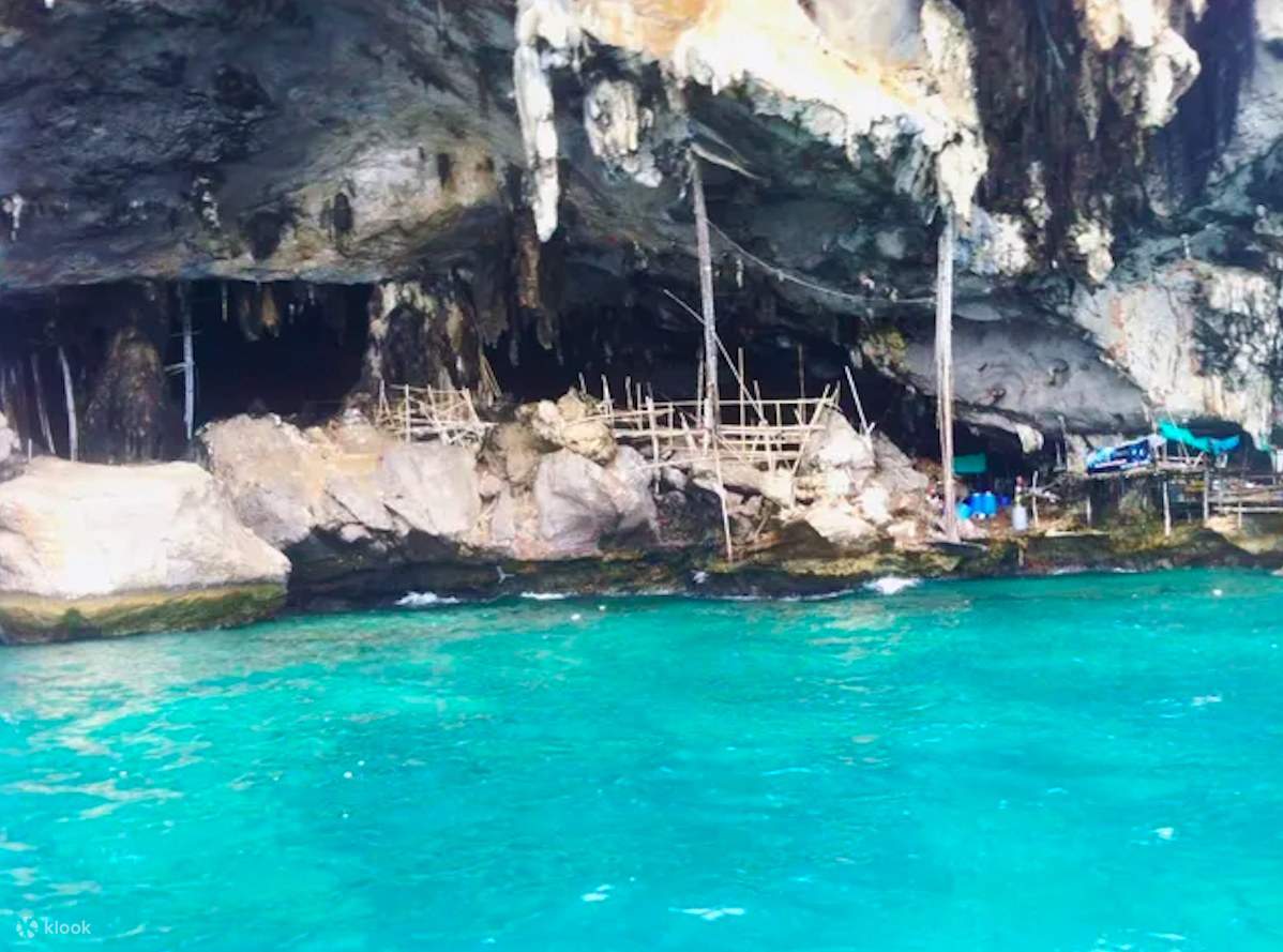 Phuket: Tur ke Kepulauan Phi Phi dengan Catamaran Yacht - Klook Indonesia