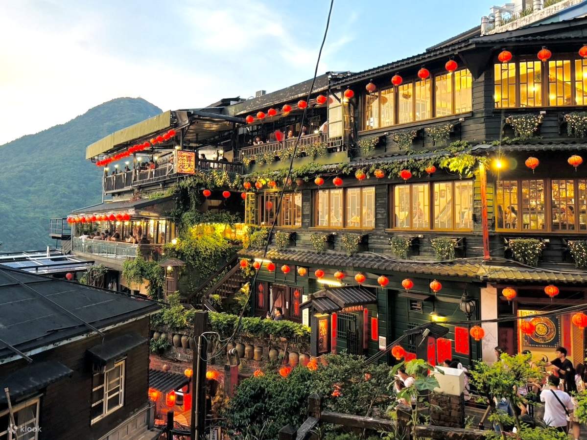 Classic Taiwan 5-Day In-depth Tour - Jiufen, National Palace Museum ...