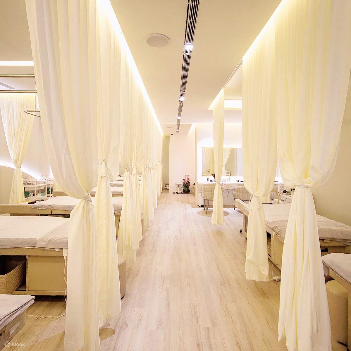 Viet Yeu Mu Hair Aesthetics Massage Voucher - Vietnamese Hair Wash & Body Massage - Klook ...