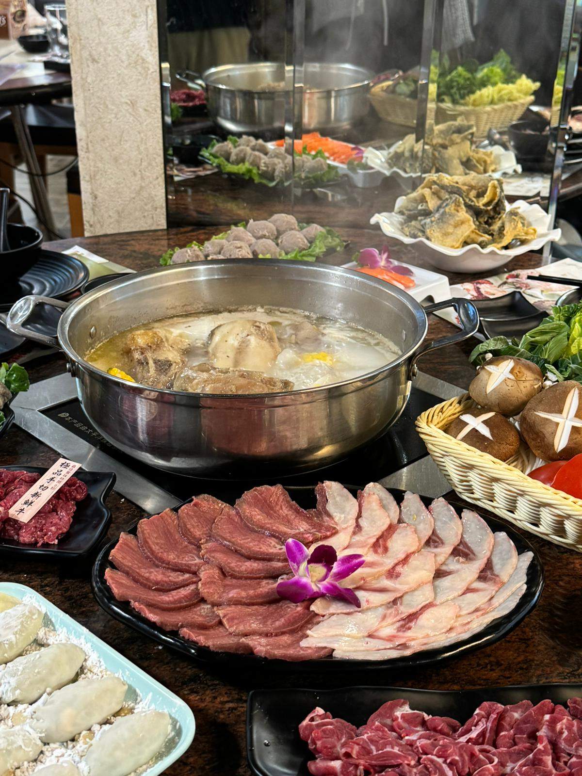Treasure City Hot Pot Seafood Restaurant | Chaoshan hand-cut beef ...