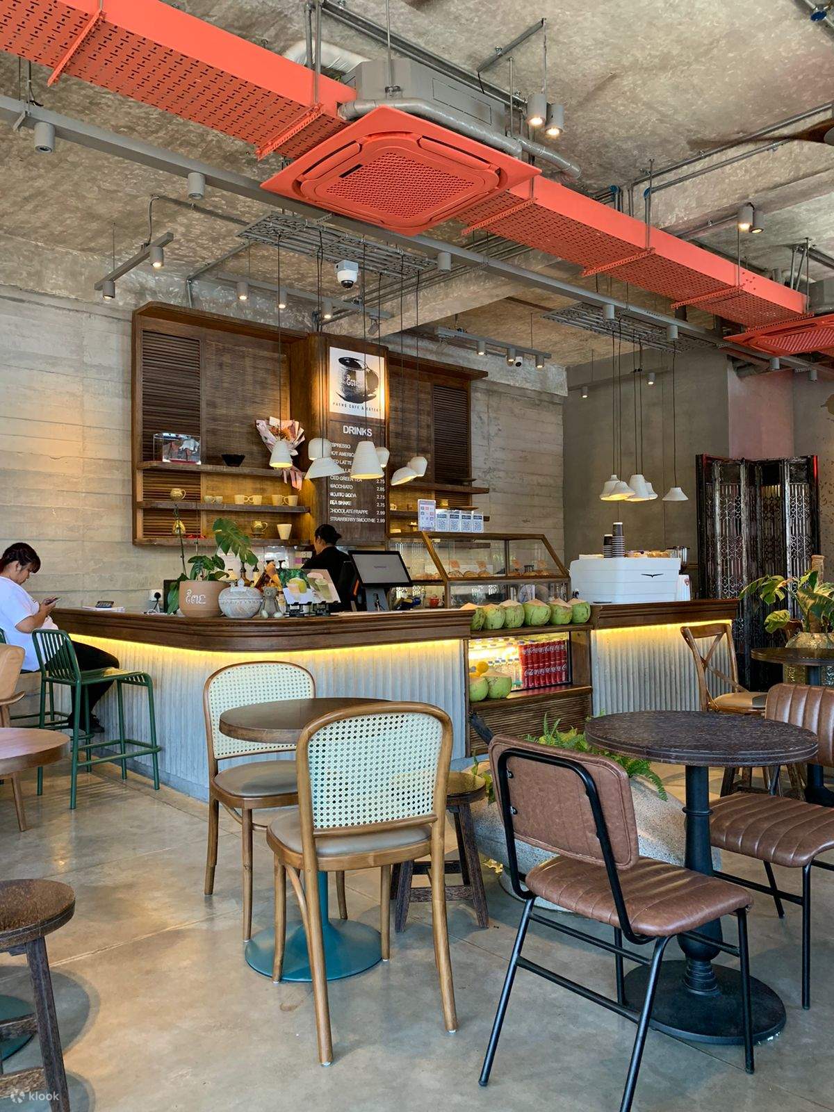 (Free eSM) Morning Coffee Tour in Phnom Penh - Klook