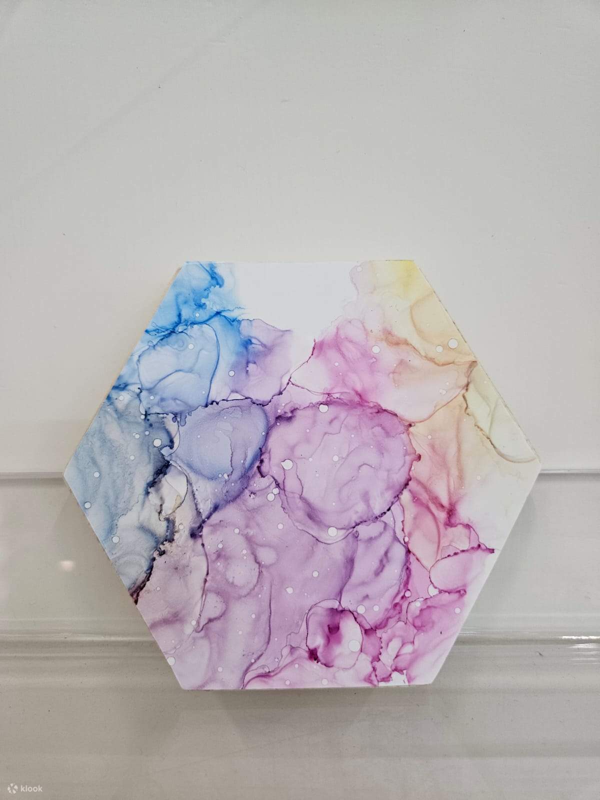 Dive into Creativity: Fluid Painting Workshops at KASH Art Center - Klook香港