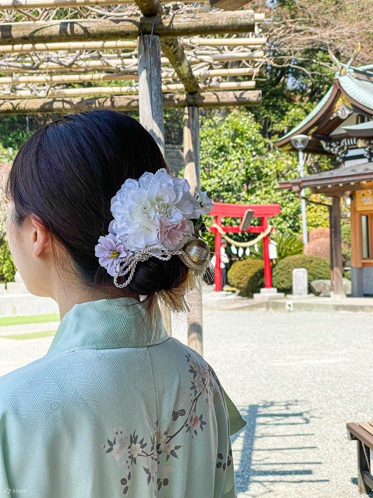 Japanese-style hair accessories and brooch making experience (Kyoto ...