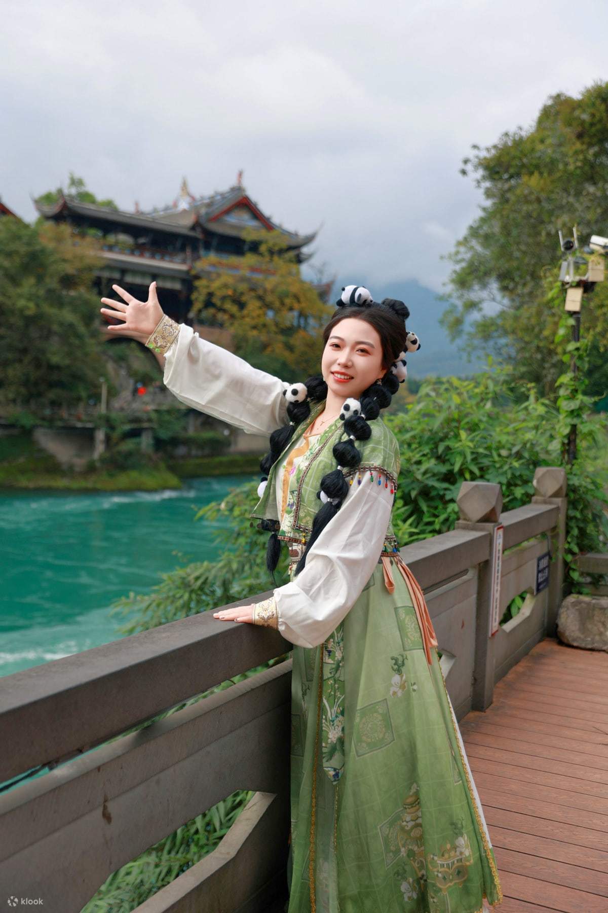 Chengdu Dujiangyan Photography Travel (Ethnic Style/Hanfu) - Klook