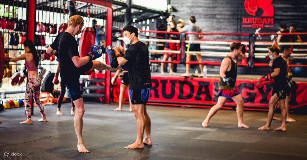 Kelas Kru Dam Muay Thai 1,5 Jam (Bergabung atau Pribadi) di Bangkok, Thailand - Klook Indonesia